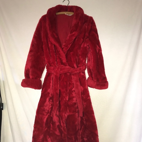 Borg Fabric | Intimates & Sleepwear | Vintage Borg Fabric Red Fuzzy ...